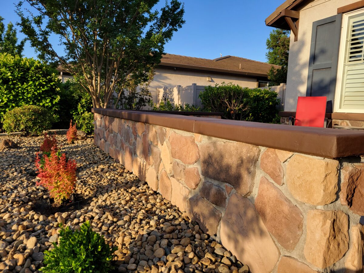 Beautiful hardscape low water landscape Manteca ca - Silvertree Landscaping
